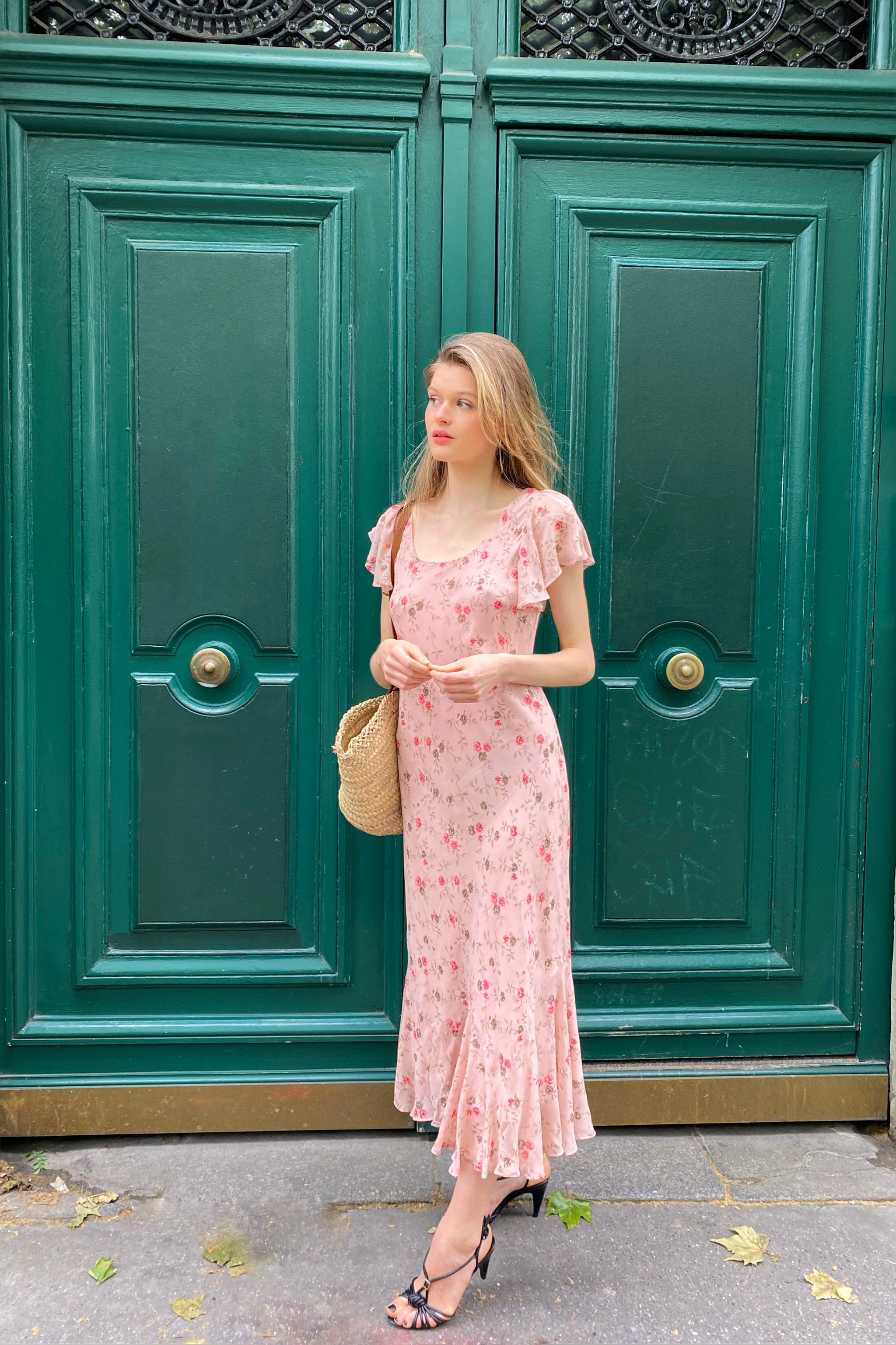 Robe fluide à fleurs – Petite Chineuse